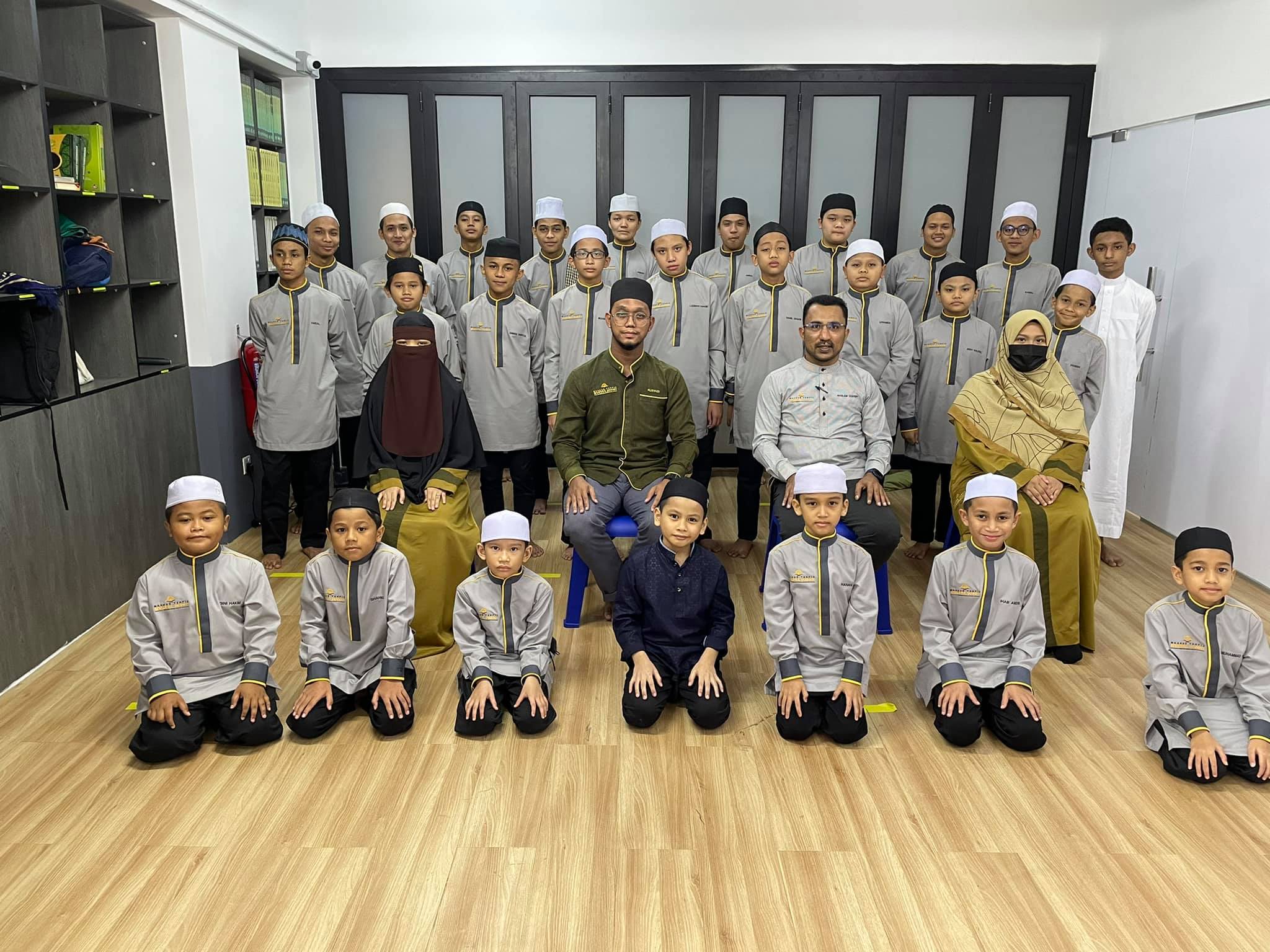 Sesi Bergambar Bersama Pelajar Tahfiz Harian Maahad Tahfiz Riyadhul ...